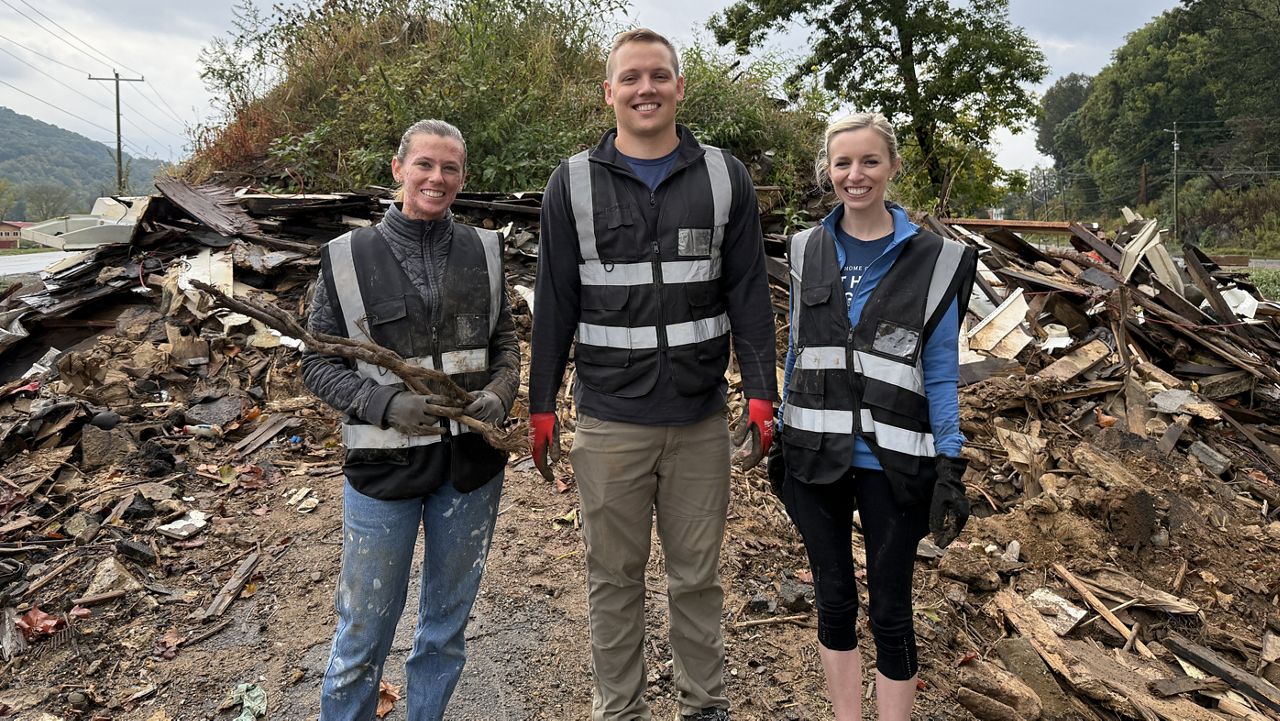 Volunteers from Atlanta join Swannanoa Helene cleanup
