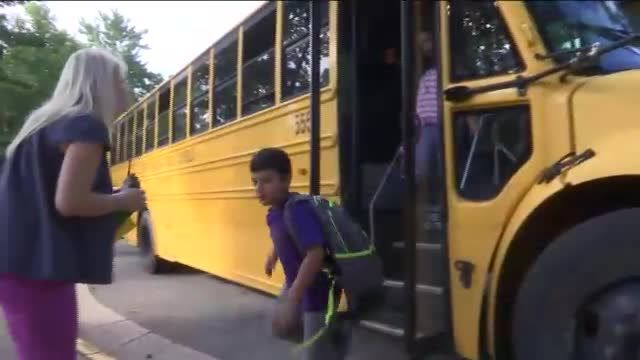 WCPSS: Early Numbers Show Timely Bus Routes On First Day