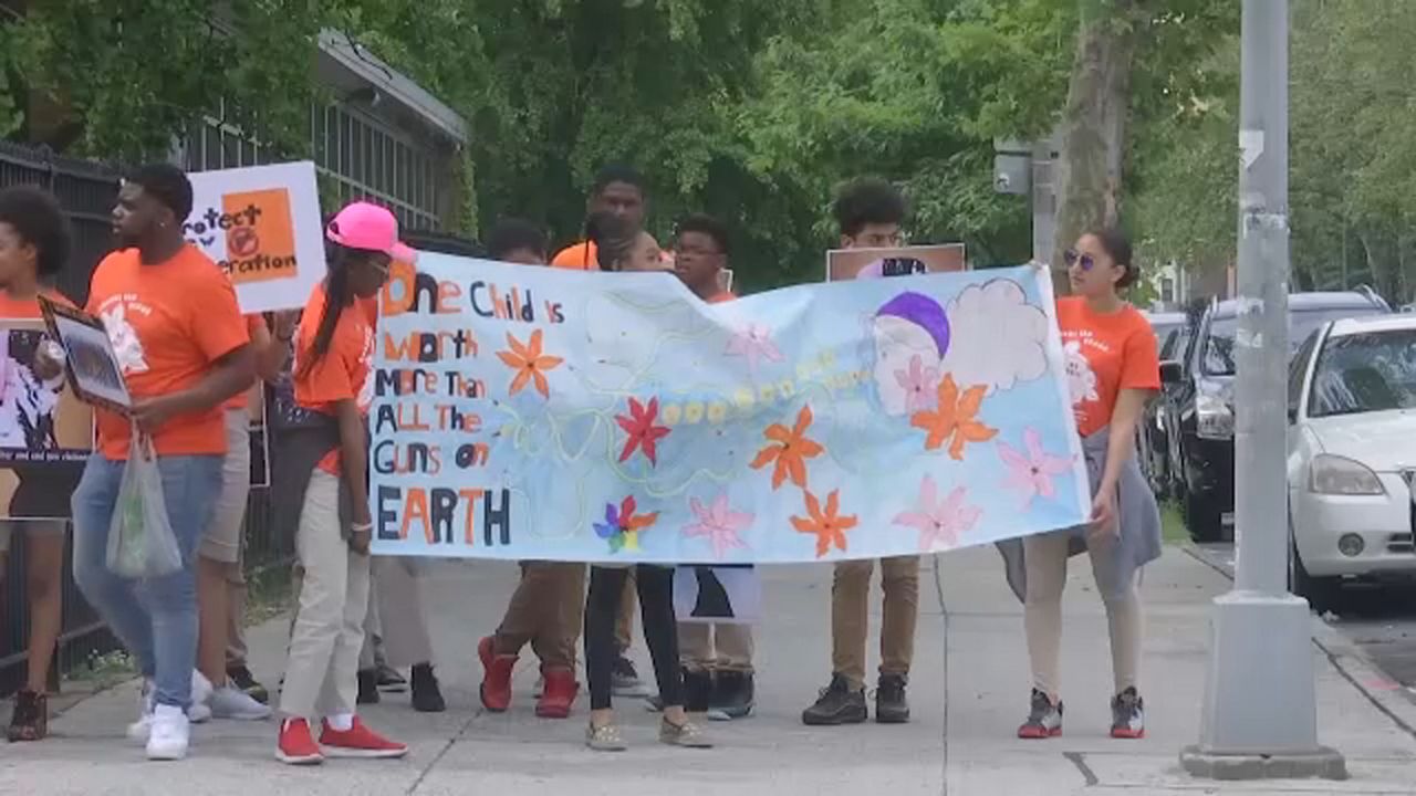 Brooklyn students state walkout to support gun control