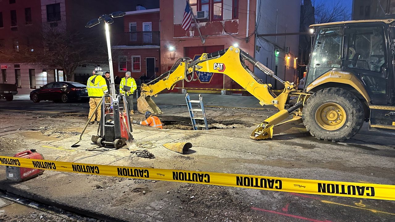 Water main break in the Bronx leaves some without heat