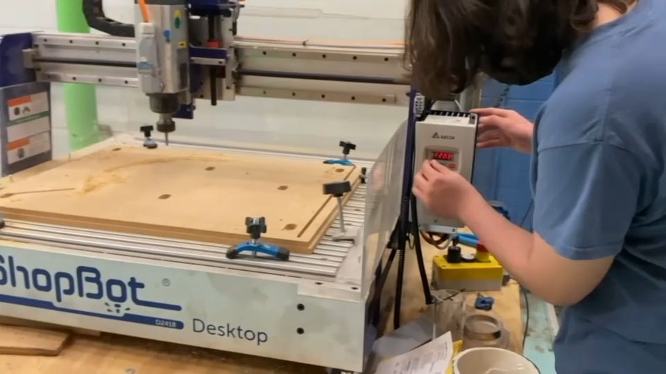 Texas students building robots made to function underwater