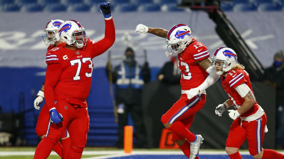 Bills Improve to 10-3 With 26-15 Win Over Sloppy Steelers