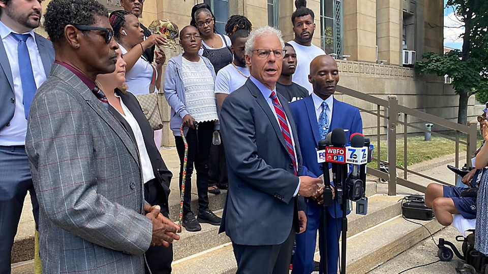 Members of 'Buffalo 5' suing for $224 million