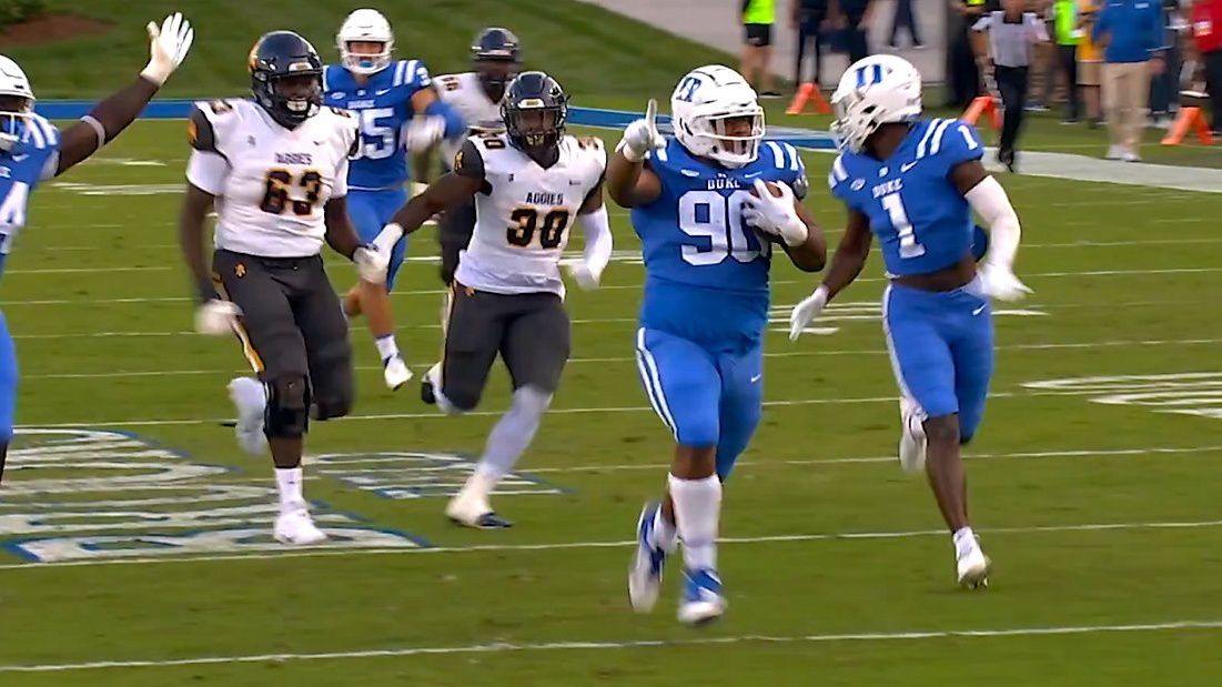 DeWayne Carter brings smarts, leadership to Bills defense