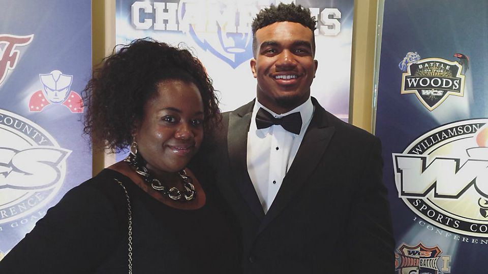 A Mother's Bond Helps Dodson Through Depression