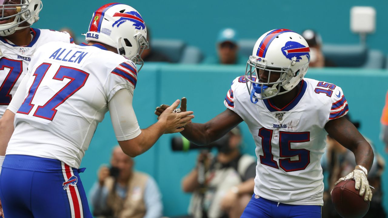 Buffalo Bills Beat Miami Dolphins 37-20