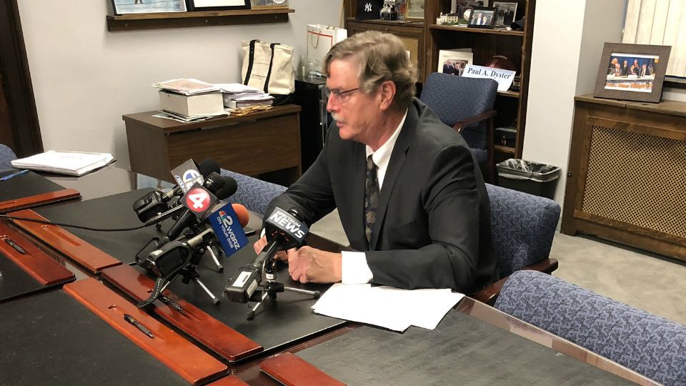 Niagara Falls Mayor Includes Garbage User Fees in Budget