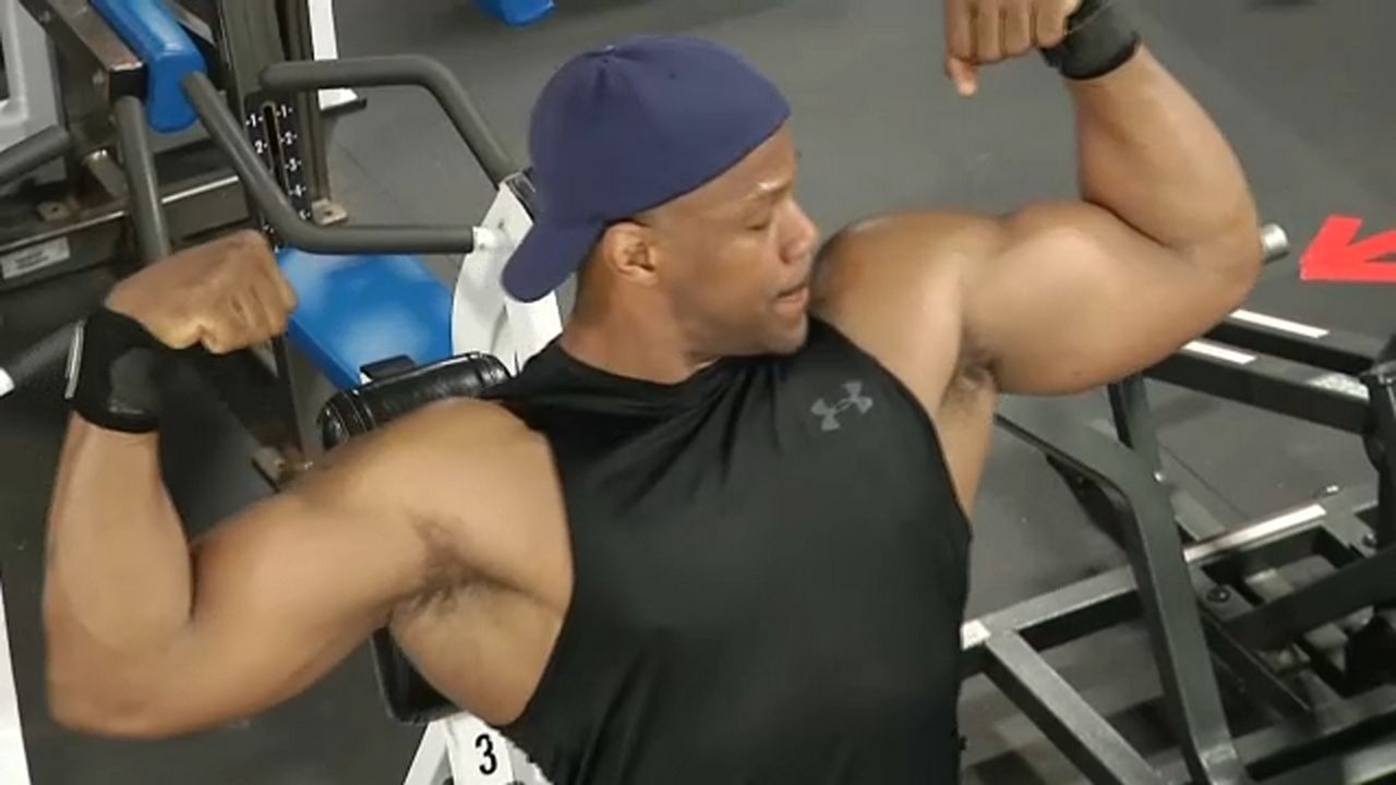 Buffalo's Singing Cop continues pursuit of pro bodybuilding