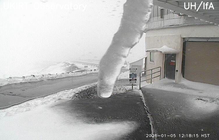 Rare Hawaii snowfall piles up on Maunakea