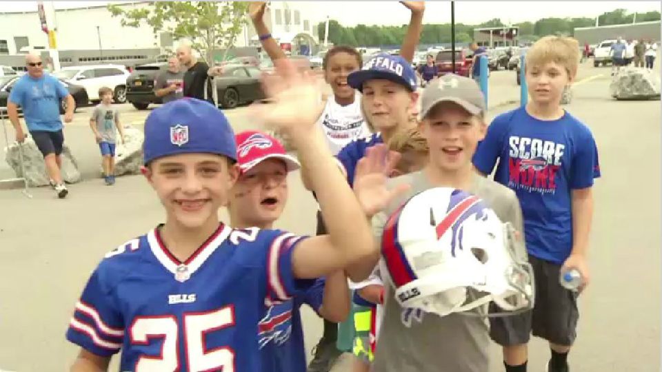 Eager fans welcome Bills back to their home field
