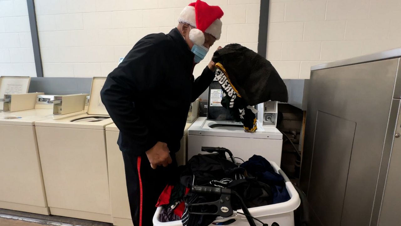 Laundry program helps people clean their clothes for free