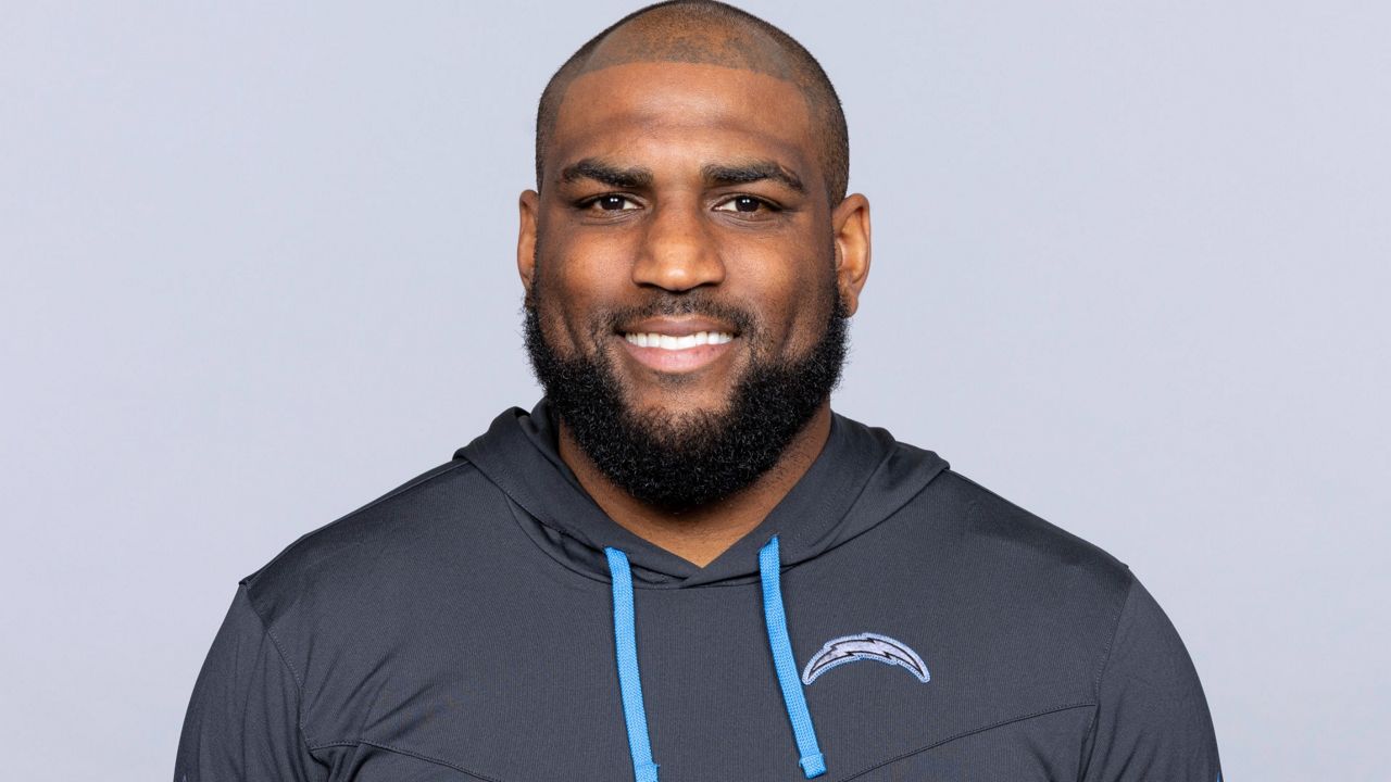 Gators hire LA Chargers assistant Harris as secondary coach