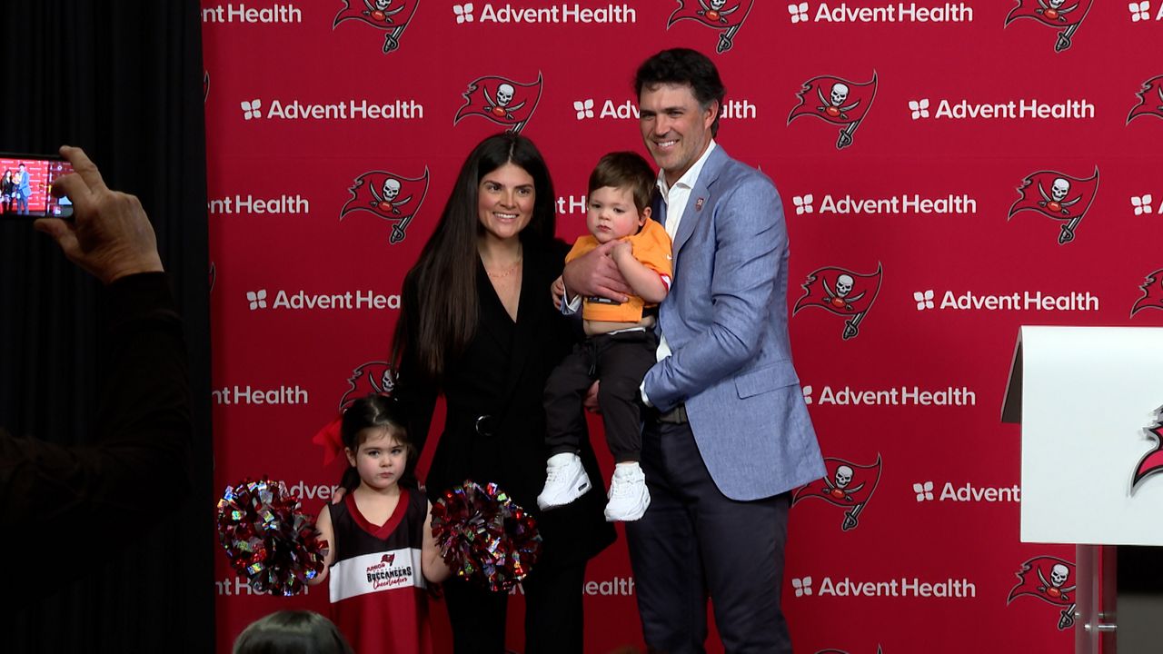 Zac Robinson introduced as Bucs new offensive coordinator