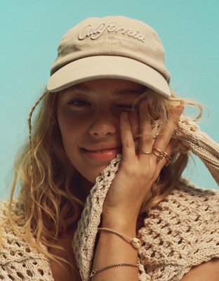 Women's Hats: Bucket Hats, Baseball Hats & More | American Eagle