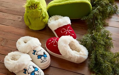 Women's Slippers | American Eagle