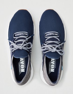 New Balance Men's Fresh Foam Roav T-Shirt Sneaker | AE