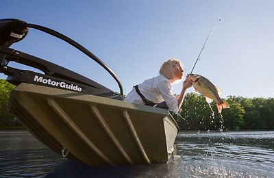 Crestliner Fishing Boats |1860 Retriever Side Console
