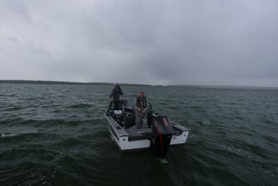 Lund® Pro V 1975 - 19 Foot Best Professional Walleye Fishing Boat