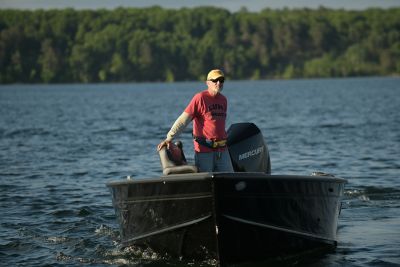 Lund® Pro Guide 2075 - 20 Foot Tiller Drive Walleye Fishing Boat