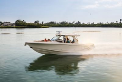 350 Realm | Luxury Express Cruiser Boat | Boston Whaler