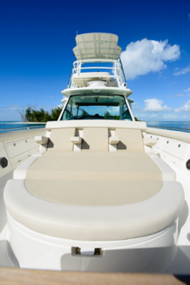 420 Outrage | High Performing Center Console Boat | Boston Whaler