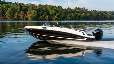 Bayliner Foliage Cruising