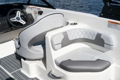 Bayliner VR6 Bowrider - Outboard Fiberglass Boat