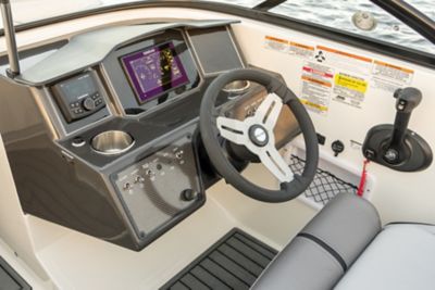 Bayliner VR5 Bowrider - Outboard Fiberglass Boat