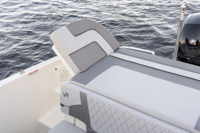 Bayliner VR5 Bowrider - Outboard Fiberglass Boat