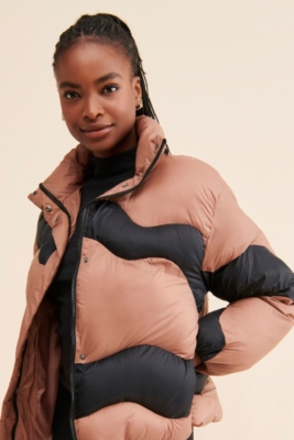 Wave Colorblock Oversized Puffer | Nuuly