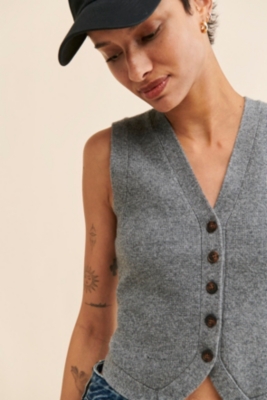 Wes Button Up Suiting Sweater Vest | Nuuly