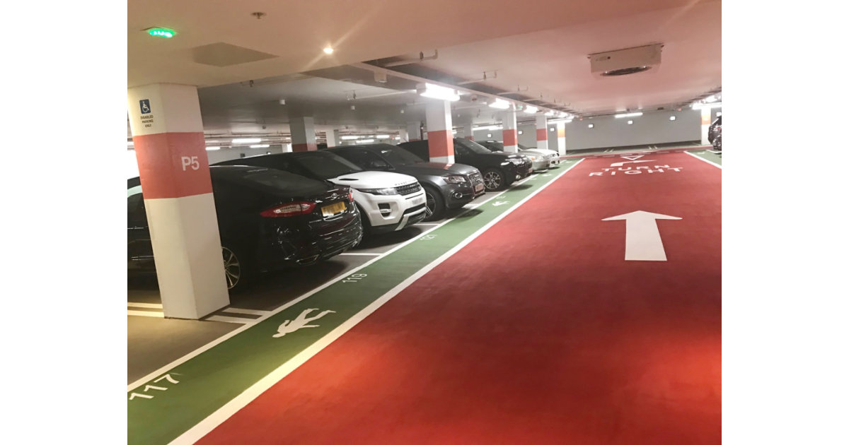 Recubrimiento del piso del nuevo estacionamiento para Jumeirah Lakes Towers